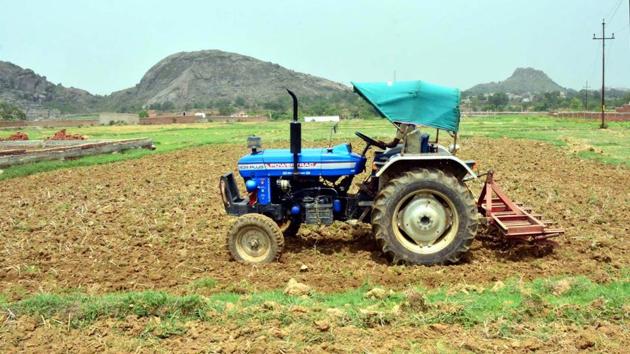 Returning migrant workers boost tractor sales in Bihar, state records ...
