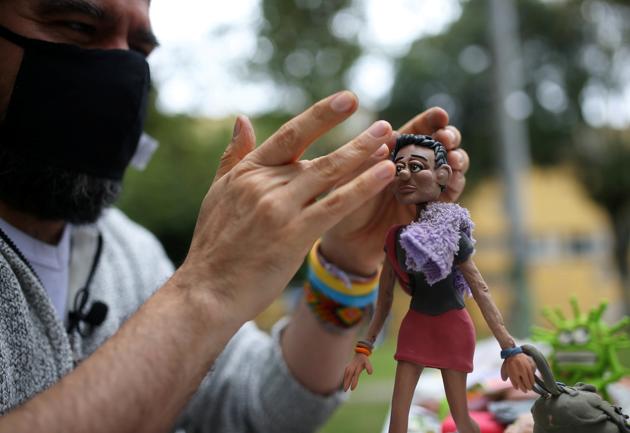 PHOTOS: Plastic artist and activist, Edgar Alvarez explains world ...