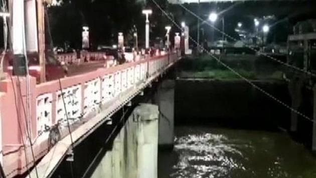 Doctor jumps into Krishna river in Andhra, search operation underway ...