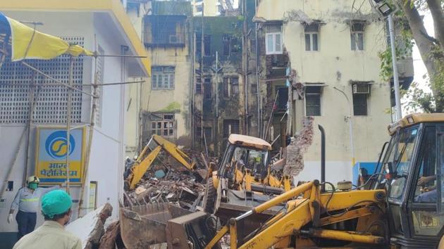 Building collapses in Mumbai’s Dongri, six rescued | Mumbai news