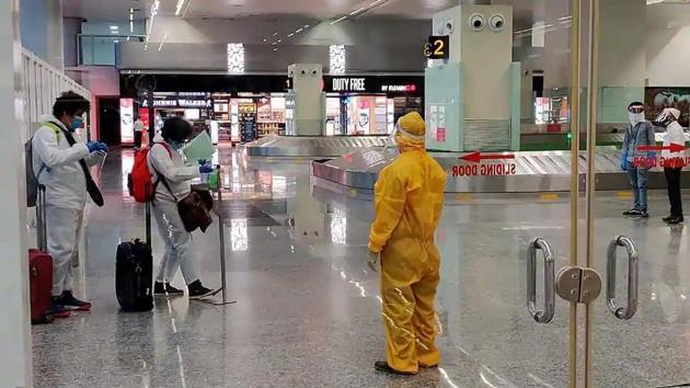 Airports to test international passengers for Covid-19 on pilot basis ...