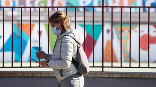 Fearing Covid-19 parents in Spain rise against back to school order ...