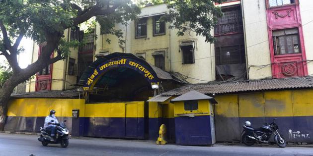 Bombay HC tells Maharashtra to consider emergency parole to prisoners ...