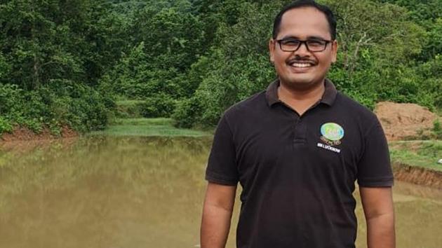 Odisha forest officer dives into pond to salvage smuggled timber ...