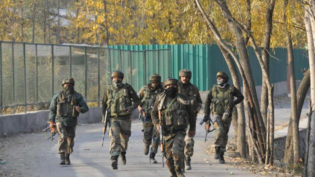 Gunfight in Pampore: Two terrorists killed, another surrenders ...