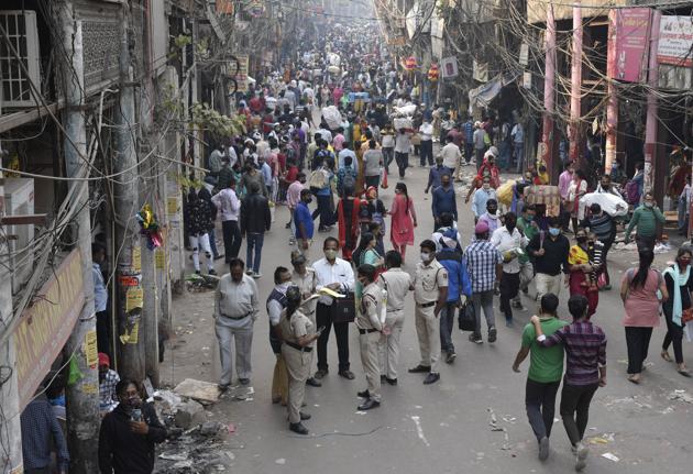HT Spot Check: Crowds trample Covid-19 norms in Delhi’s markets ...