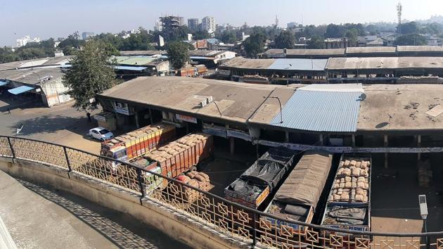 Pune is bandh in spirit... but sees mixed response for most of day ...