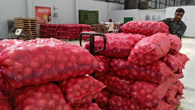 Govt to lift ban on onion exports from January 1 | Business News