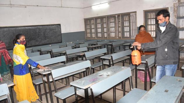 Schools in Puducherry to reopen after nine months on Jan 4 | Hindustan ...
