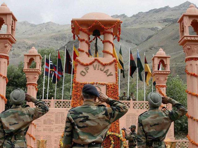Saluting Kargil heroes | Hindustan Times