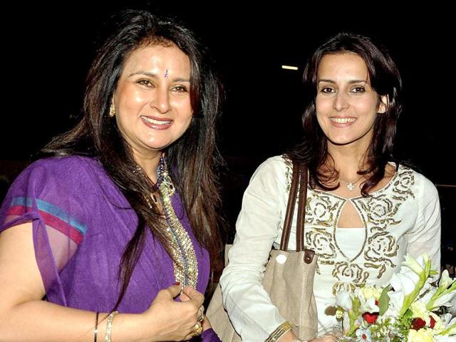 Heavily preggers Shilpa Shetty celebrates Lohri | Hindustan Times