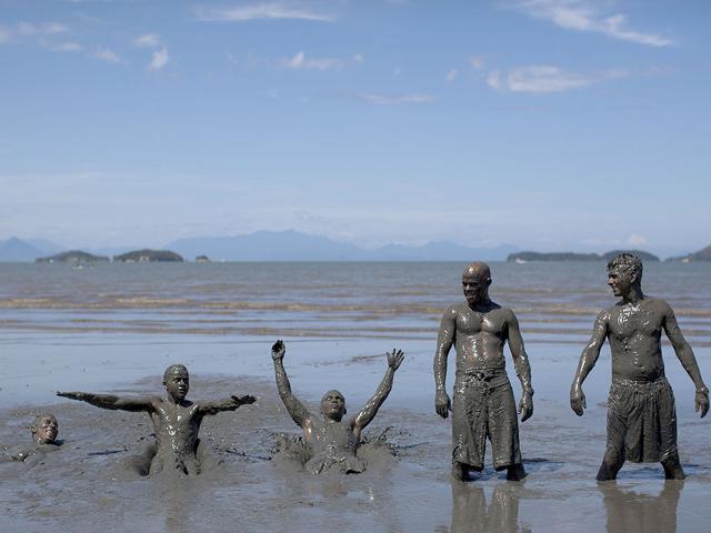 Getting down and muddy | Hindustan Times