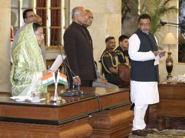 Mamata nominee Mukul Roy sworn-in as rail minister | Latest News Delhi ...