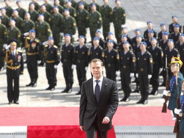 putin walking through kremlin