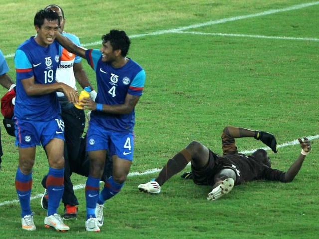 India lift Nehru Cup | Hindustan Times