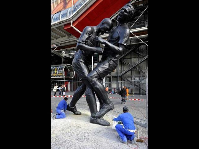 zidane headbutt statue