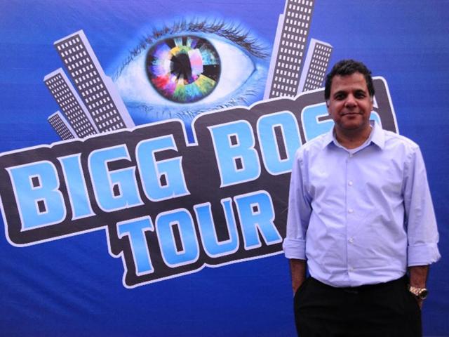 Salman Khan flags off Bigg Boss Bus | Hindustan Times
