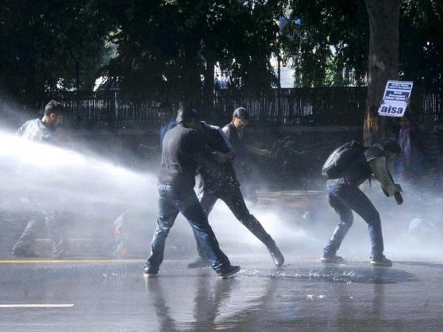 Outrage against gang-rape continues | Hindustan Times