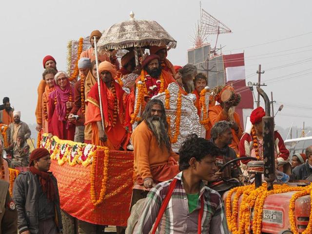 Gathering at the Sangam | Hindustan Times