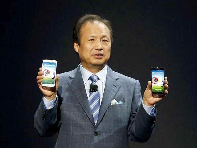Samsung Electronics reshuffle sees joint CEOs | Business News