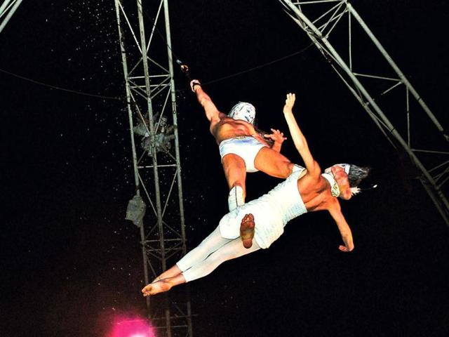 Flying Angels wow audience | Hindustan Times