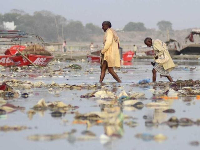 Sacred Ganga's polluted water | Hindustan Times