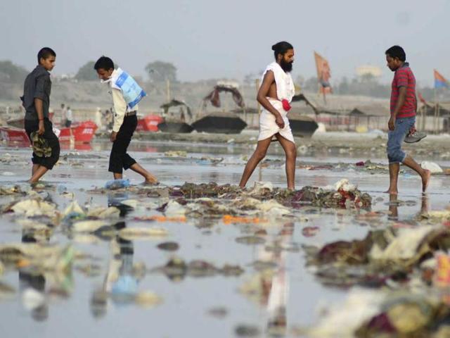 Sacred Ganga's polluted water | Hindustan Times