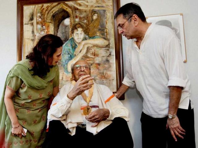 Home Delivery: Pran receives Dadasaheb Phalke Award | Hindustan Times