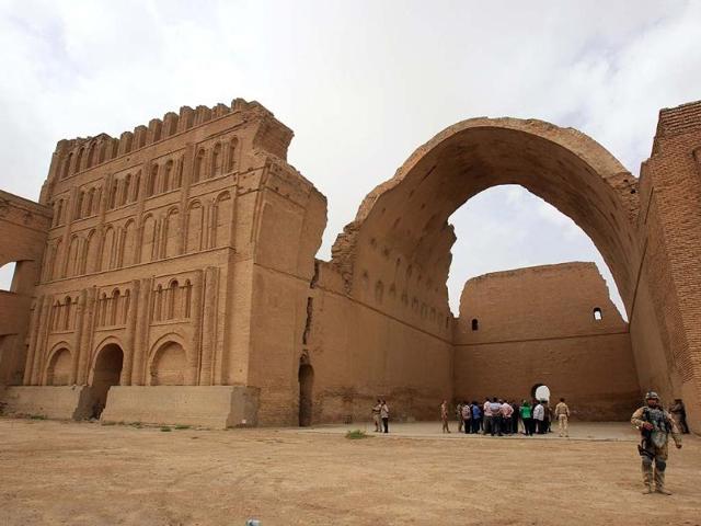Iraq to restore ancient arch to woo back tourists | Travel