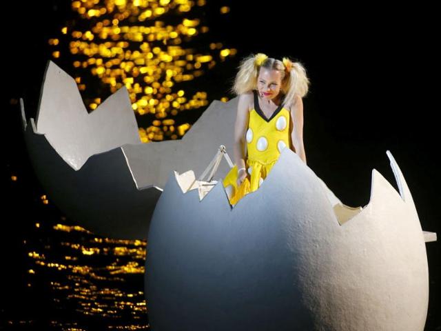 A floating opera | Hindustan Times