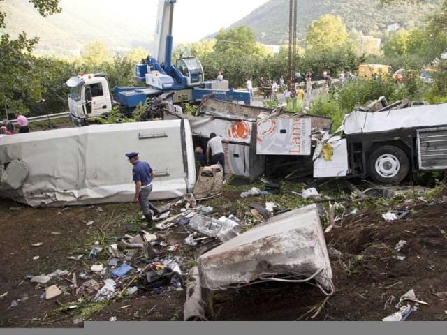 Italy coach crash | Hindustan Times
