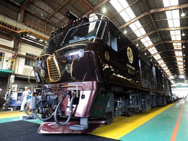 Japan railway unveils super-luxury train | Travel
