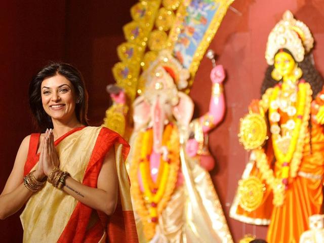 Bollywood celebrates Durga Puja | Hindustan Times