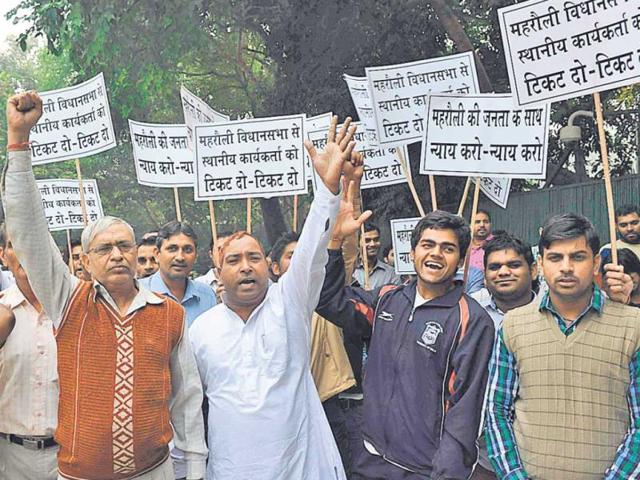 Delhi BJP hit by protests, senior leader joins AAP| India News