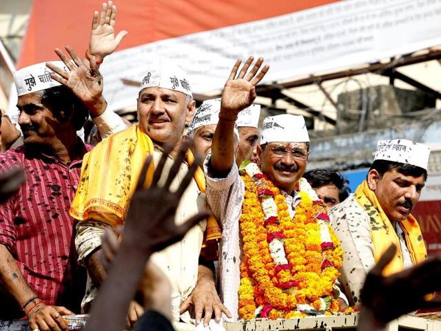 Kejriwal takes Varanasi plunge | Hindustan Times