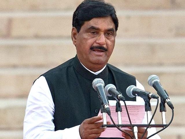 Initial autopsy shows Munde died due to internal injuries; funeral in ...
