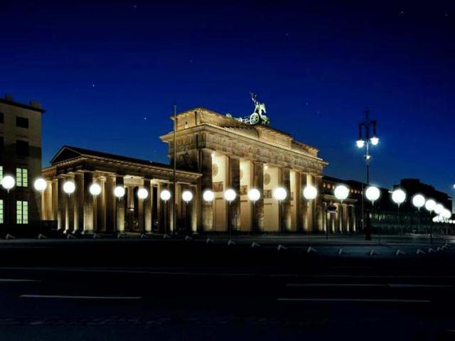 Light installation to mark 25 years of Berlin Wall fall | Hindustan Times