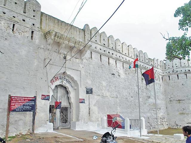 When 300 inmates broke open Mandleshwar jail| India News