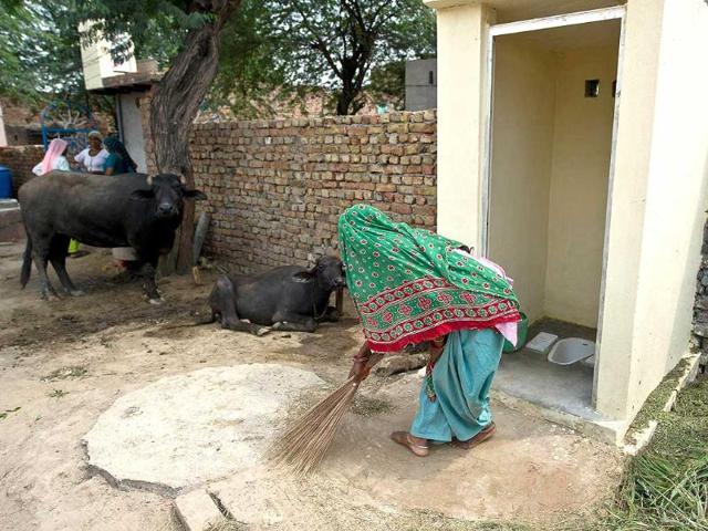 Clean toilets for Indian villages | Hindustan Times