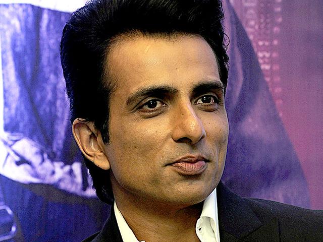 Sonu Sood to debut on TV as comedy show judge | Hindustan Times