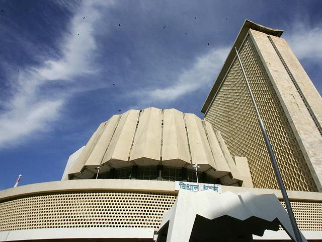 Maharashtra assembly clears right to services bill | Mumbai news