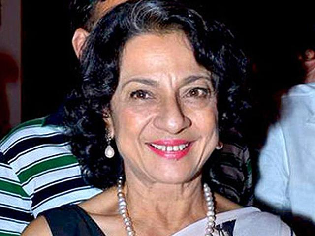 Tanuja admitted to hospital for breathing trouble | Hindustan Times
