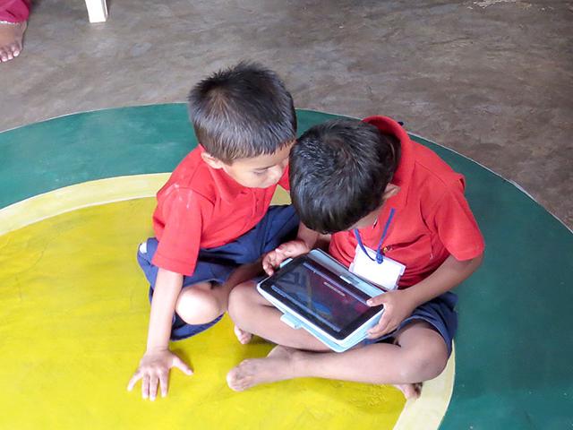 Anganwadi kids get 'Tablets' to digest pre-school lessons | Hindustan Times