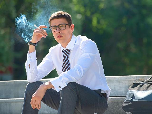 Hey, man! Smoking can leave you at a higher risk for osteoporosis | Health