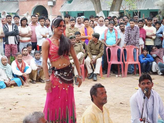 Bihar jail rocks to dancers; prisoners and cops watch show | India News