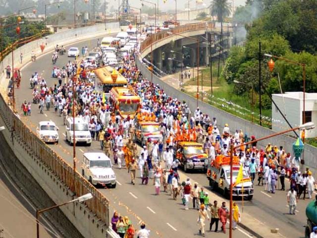 Yatra carrying relics of Sikh Gurus enters Majha region | Hindustan Times