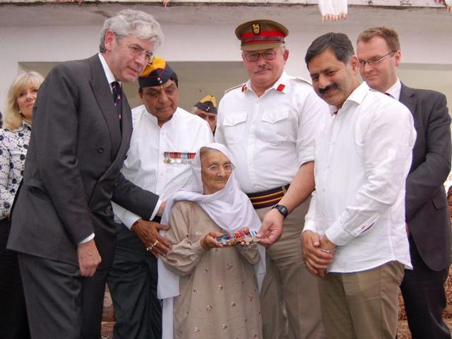 After 13 years, Himachal soldier’s widow gets back George Cross ...