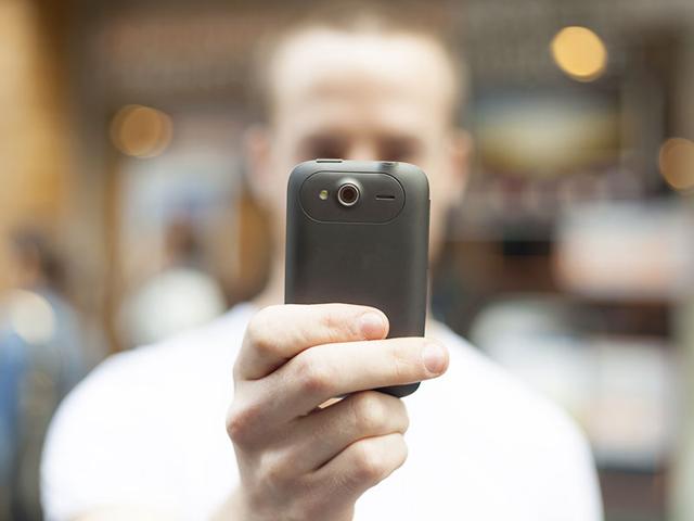 Can smartphone cameras really detect eye cancer in kids? | Health