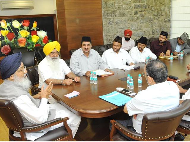 Punjab CM Badal, Union minister Gehlot have showdown on drugs ...