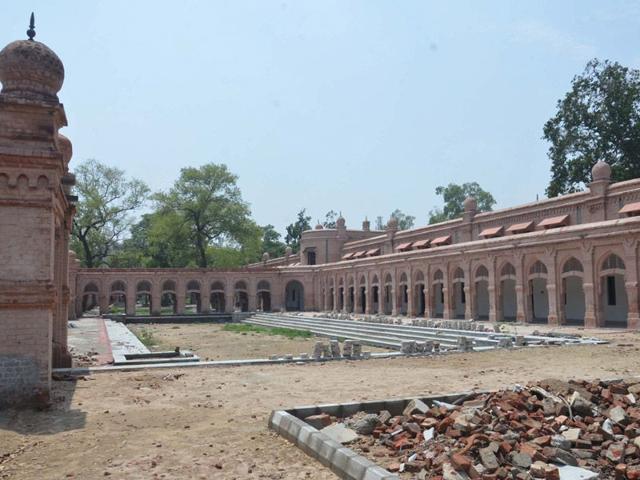 Amritsar: One and half years on, Urban Haat hanging fire | Hindustan Times